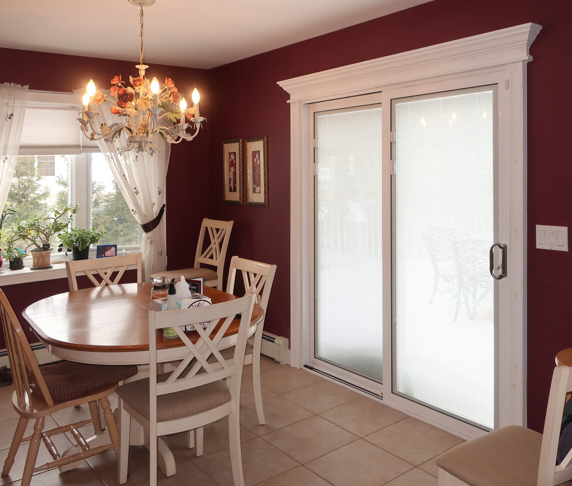 SLDoor OX 6068 Blinds Int 1 - Royal Windows And Doors